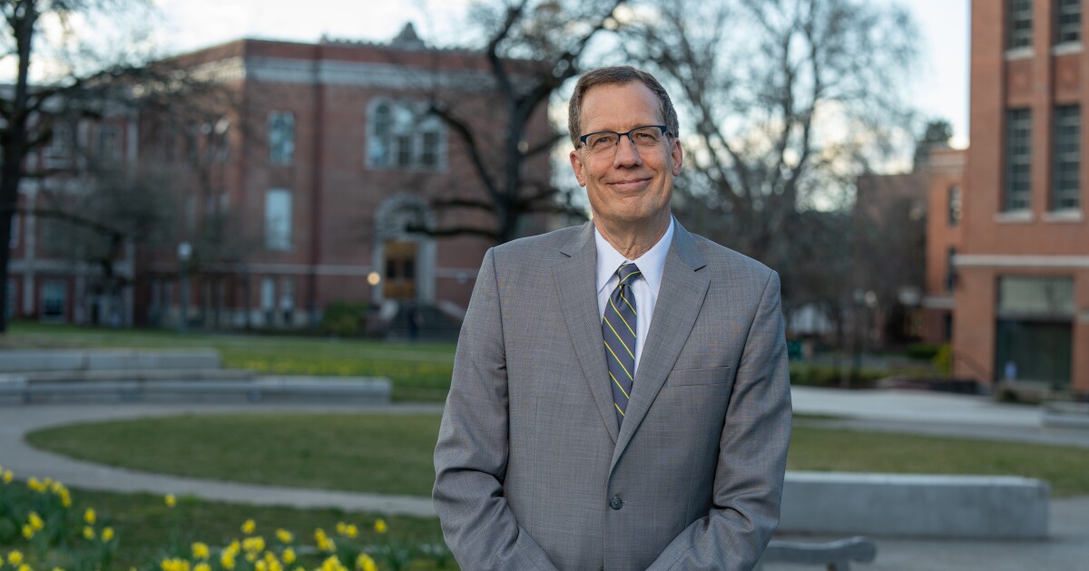 Transitions: New President Named at U. of Oregon; First Woman Selected ... Transitions: New President Named at U. of Oregon; First Woman Selected ...